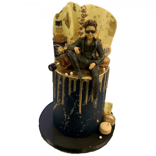GOLDEN GALORE AND FIGURE | 3D Cakes